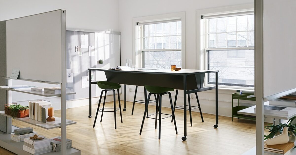 Chandler | OE1 Communal Tables